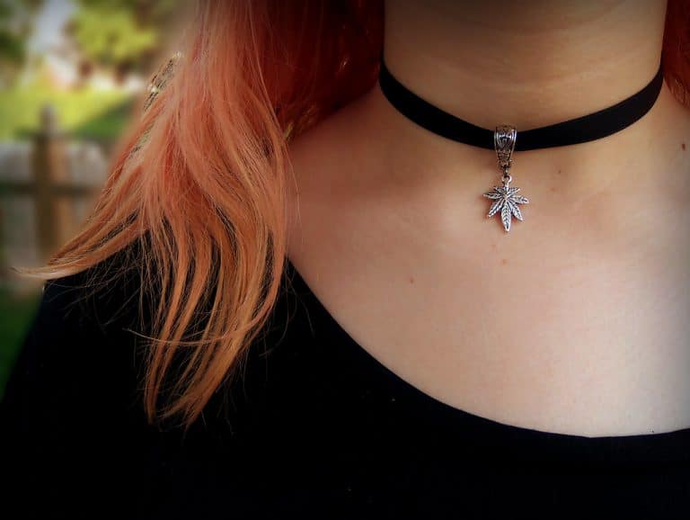 Pendant vs. Necklace | Everything You Need to Know