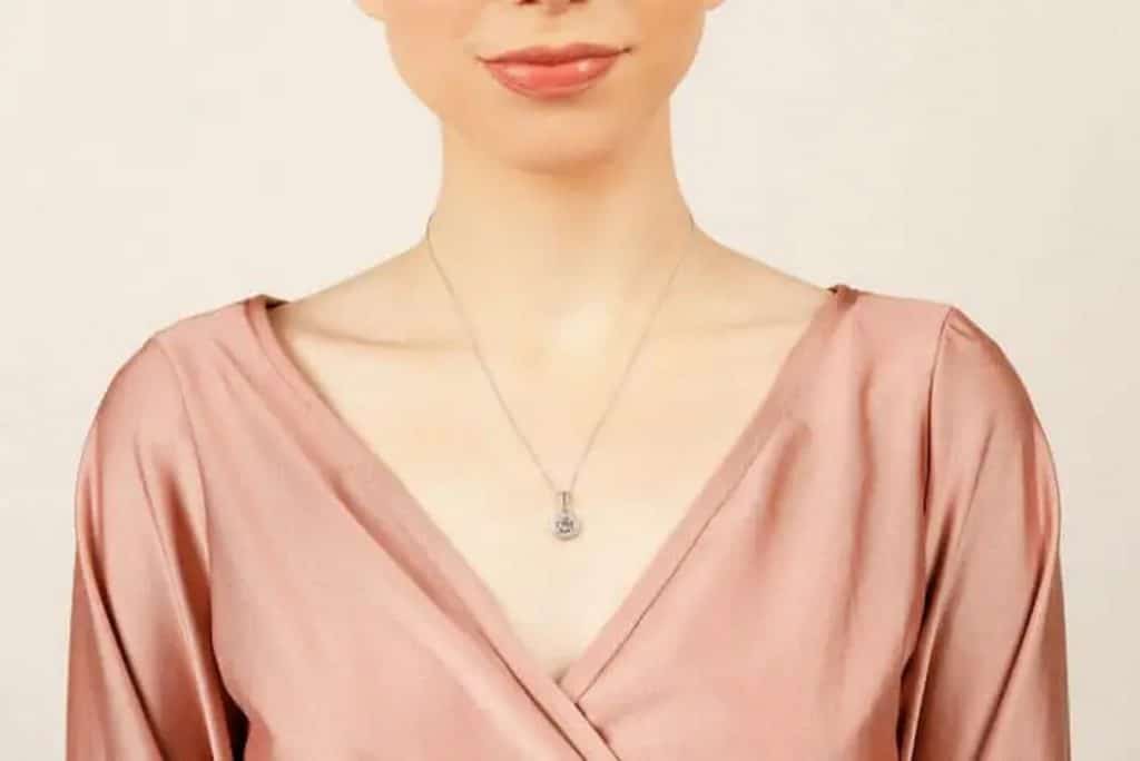 Pendant vs. Necklace | Everything You Need to Know